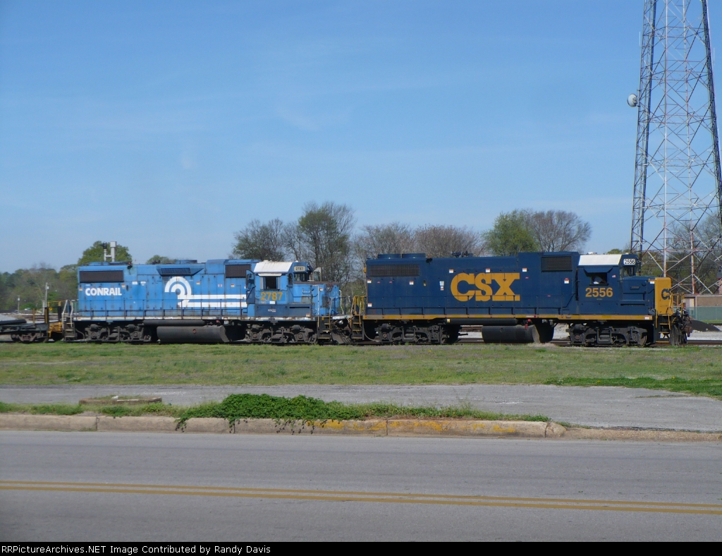 CSX 2556 w/ 2787